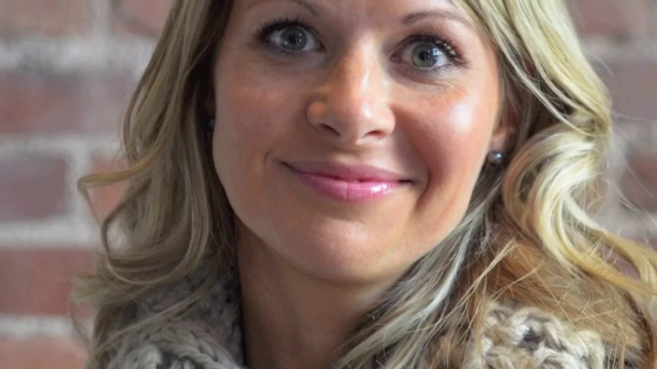 6 - Julie Lapierre, 31 ans, concours provincial "Rajeunir sans chirurgie" on Vimeo