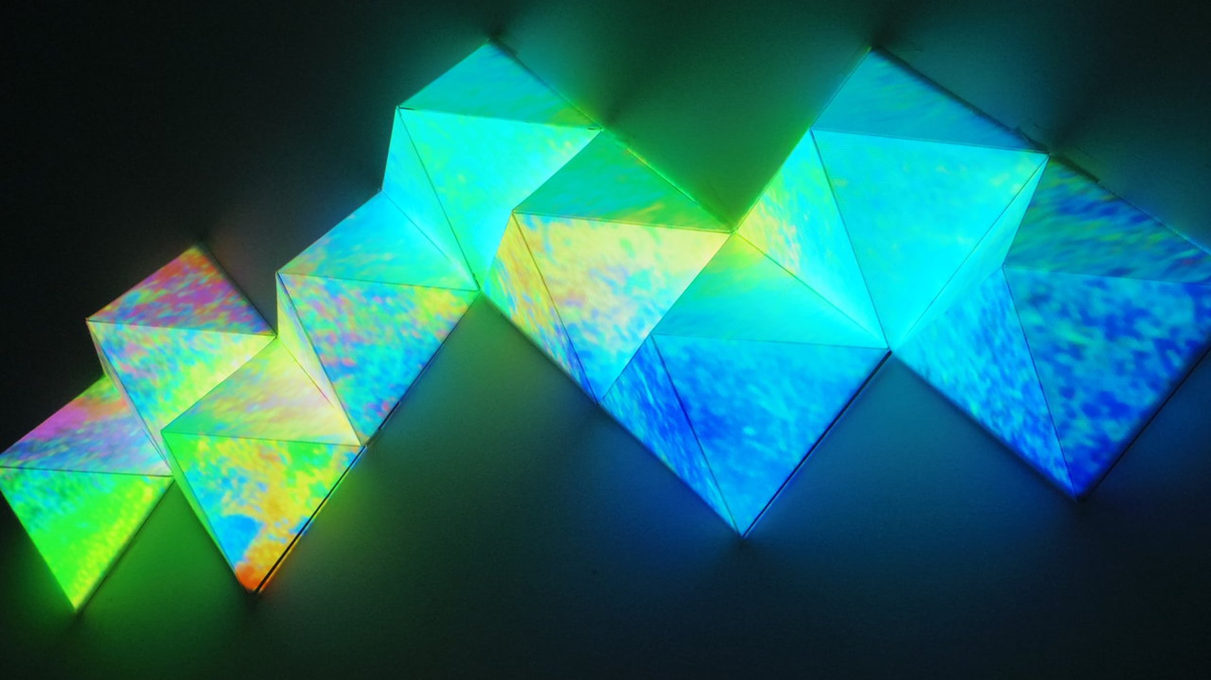 Fast calibration projection mapping with Leap Motion