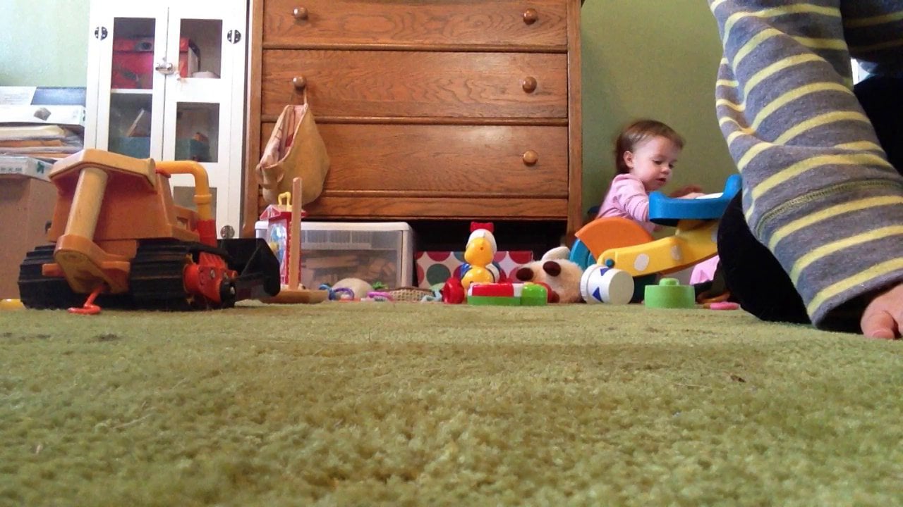 How to operate a Caterpillar Inchworm Finger Puppet on Vimeo