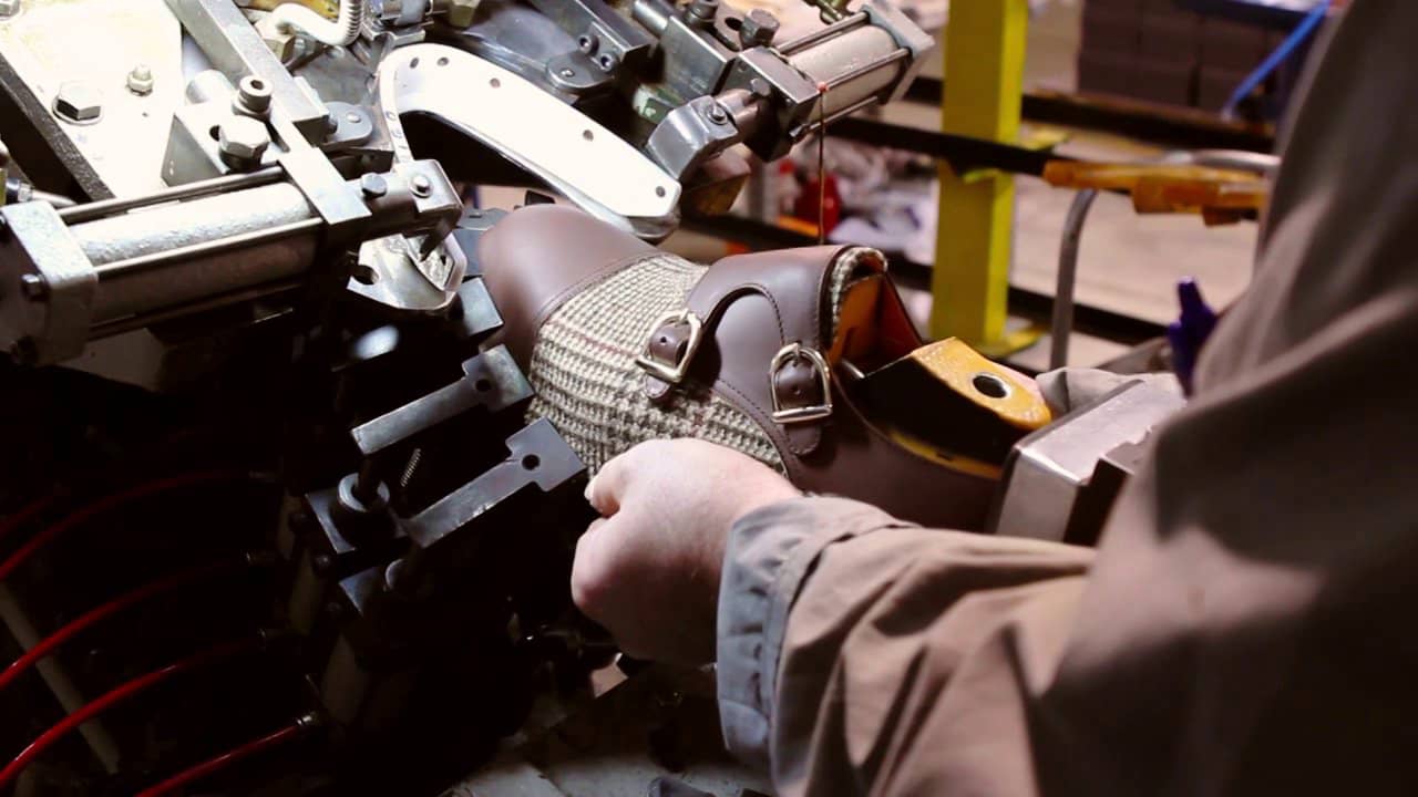 Original Goodyear Welt Shoe Construction by Bespoke Factory on Vimeo
