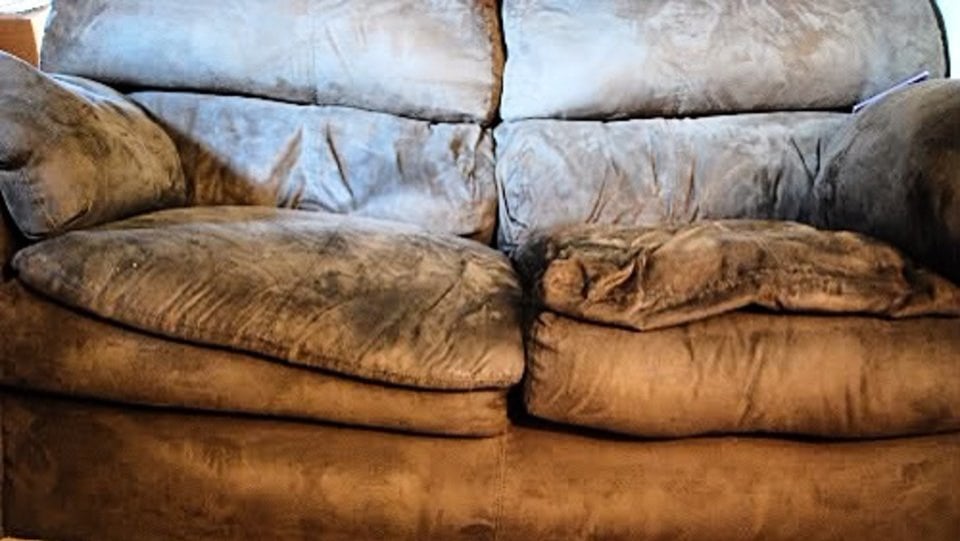 The Lumpy Couch [Episode 1: The Tweet] on Vimeo