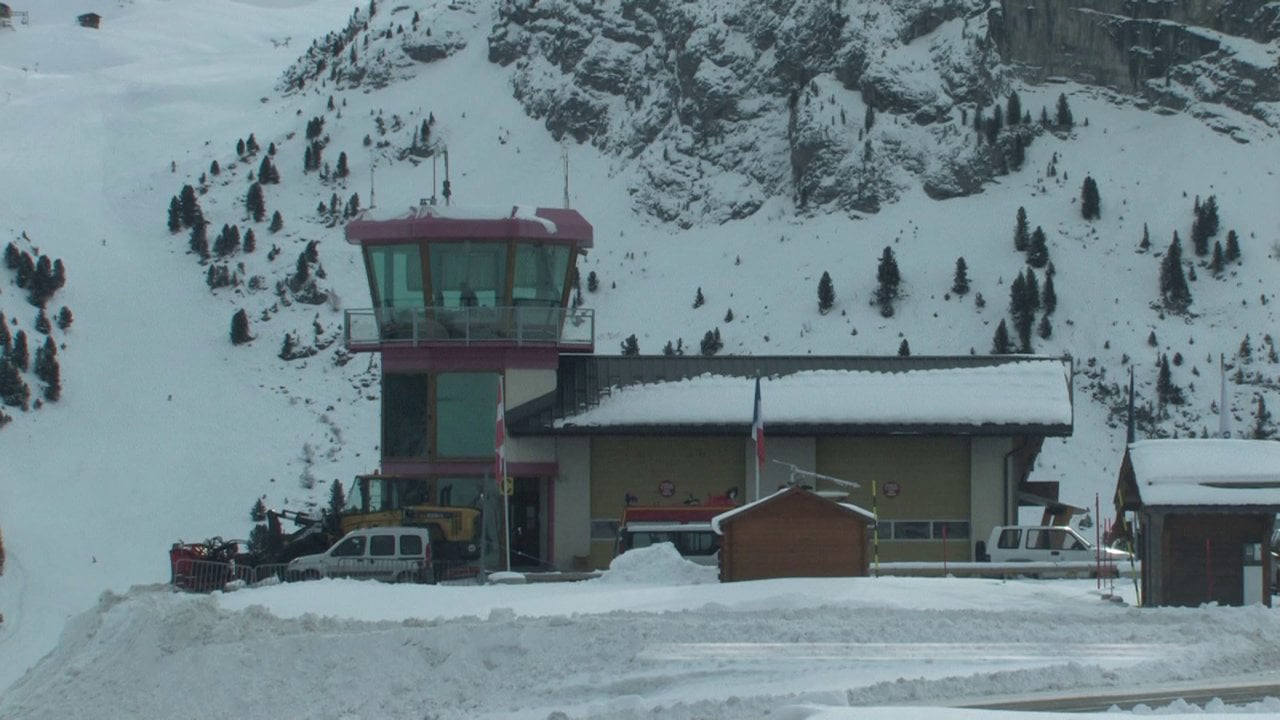 François RALLET Flyby at Courchevel Altiport on Vimeo