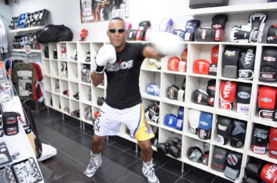 OSMIN HERNANDEZ AKA PSYCHO TRAINER STOPS BY MSM FIGHT SHOP TO GET MMA ...