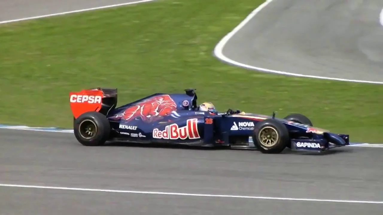 F1 2014 Jerez Testing 2013 vs 2014 F1 Sound Comparison (CENSORED BY F1 ...