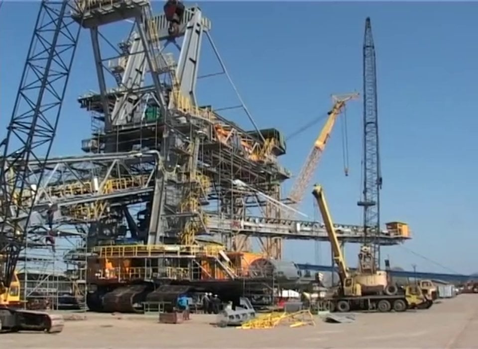 PD RB Kolubara, Kolubara Metal - Montirana strela kabine bageriste on Vimeo