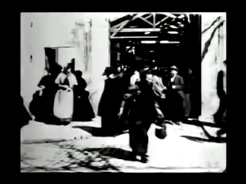 Exiting the Factory (1895) - 1st Projected Film - LOUIS LUMIERE - La ...