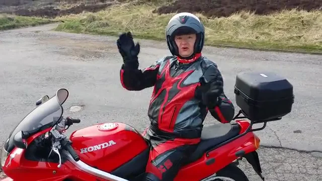 finish :-) Honda VFR750FL on Vimeo