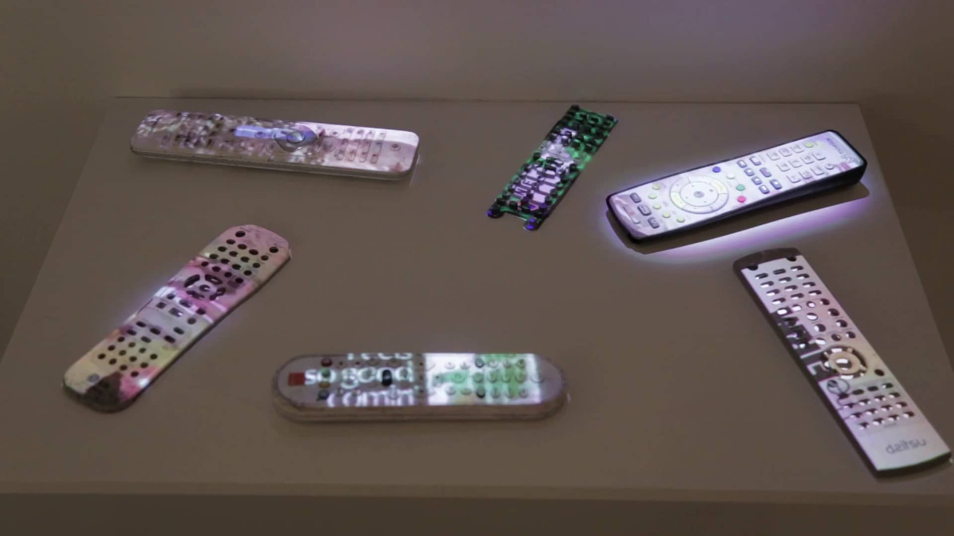 Daniel Canogar, "Small Data," bitforms gallery, 2014 on Vimeo