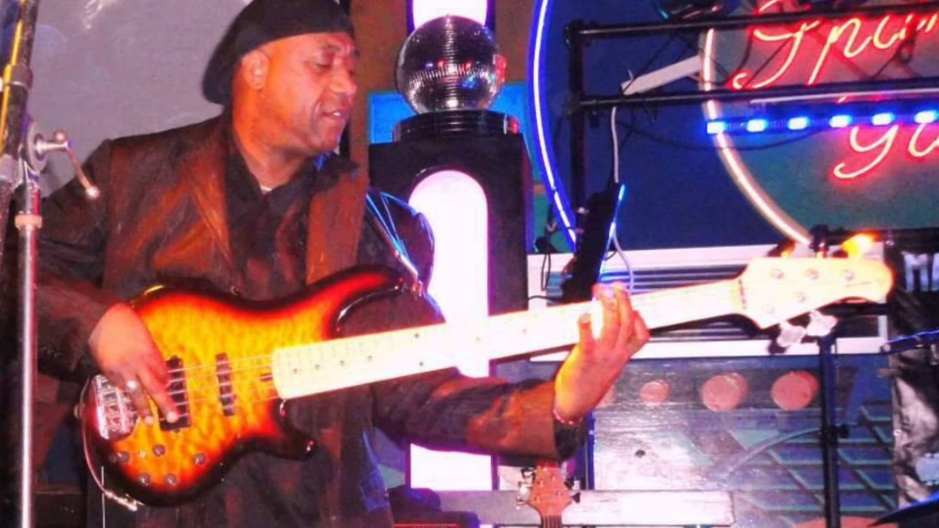 Gary Lowder & Smokin Hot Band on Vimeo