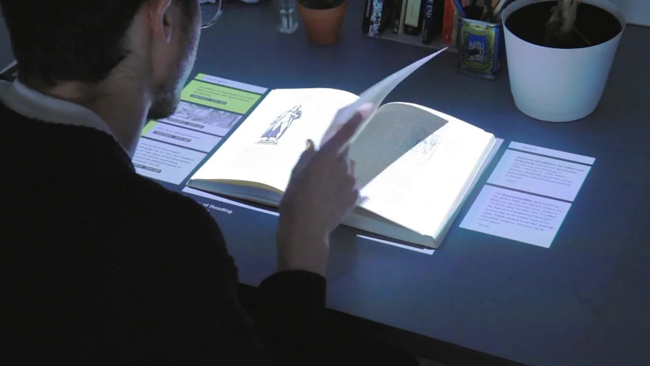 enlight: Augmented Reading