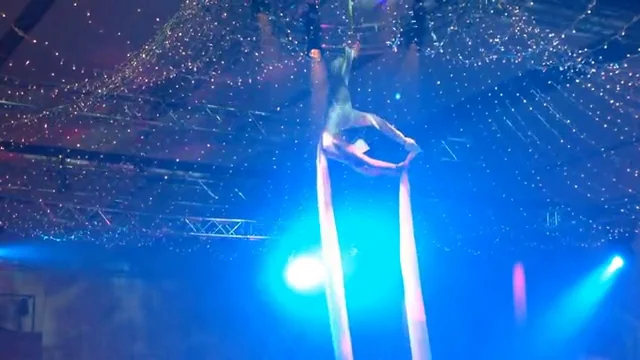 Faon Shane Tissu "Draw your Swords" on Vimeo