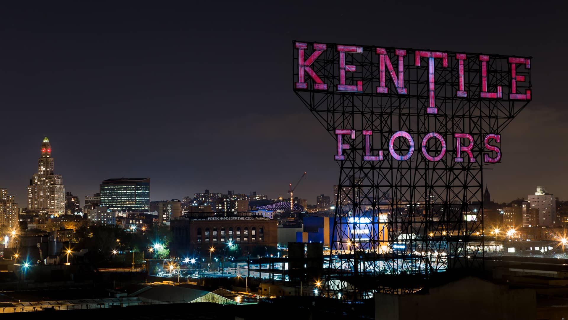 Kentile Sign Lit Up in Gowanus, Brooklyn on Vimeo