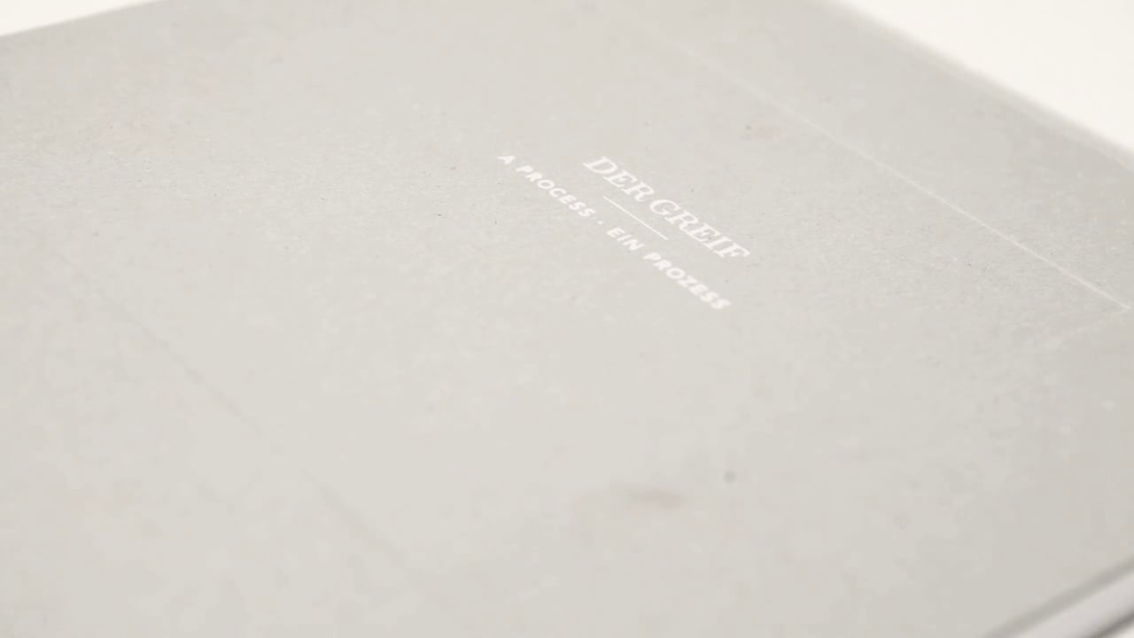 Der Greif — »A Process · Ein Prozess« The Book