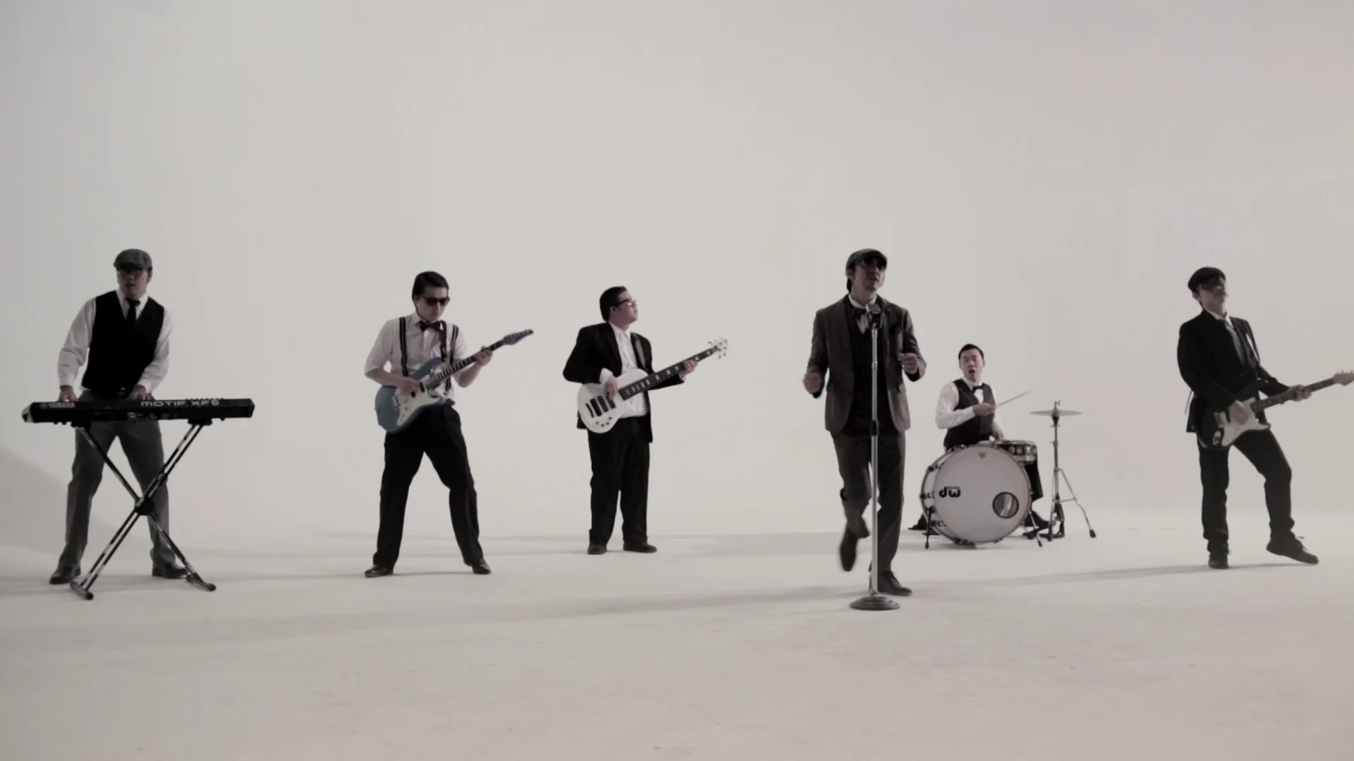 Bee Peerapat - อันตราย on Vimeo