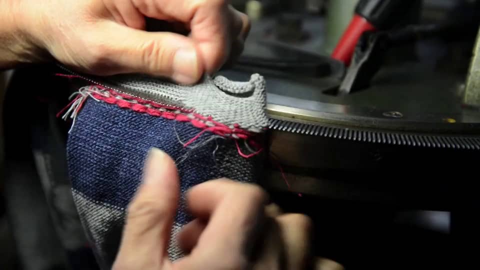 GC Project - Hand Linking Machine on Vimeo