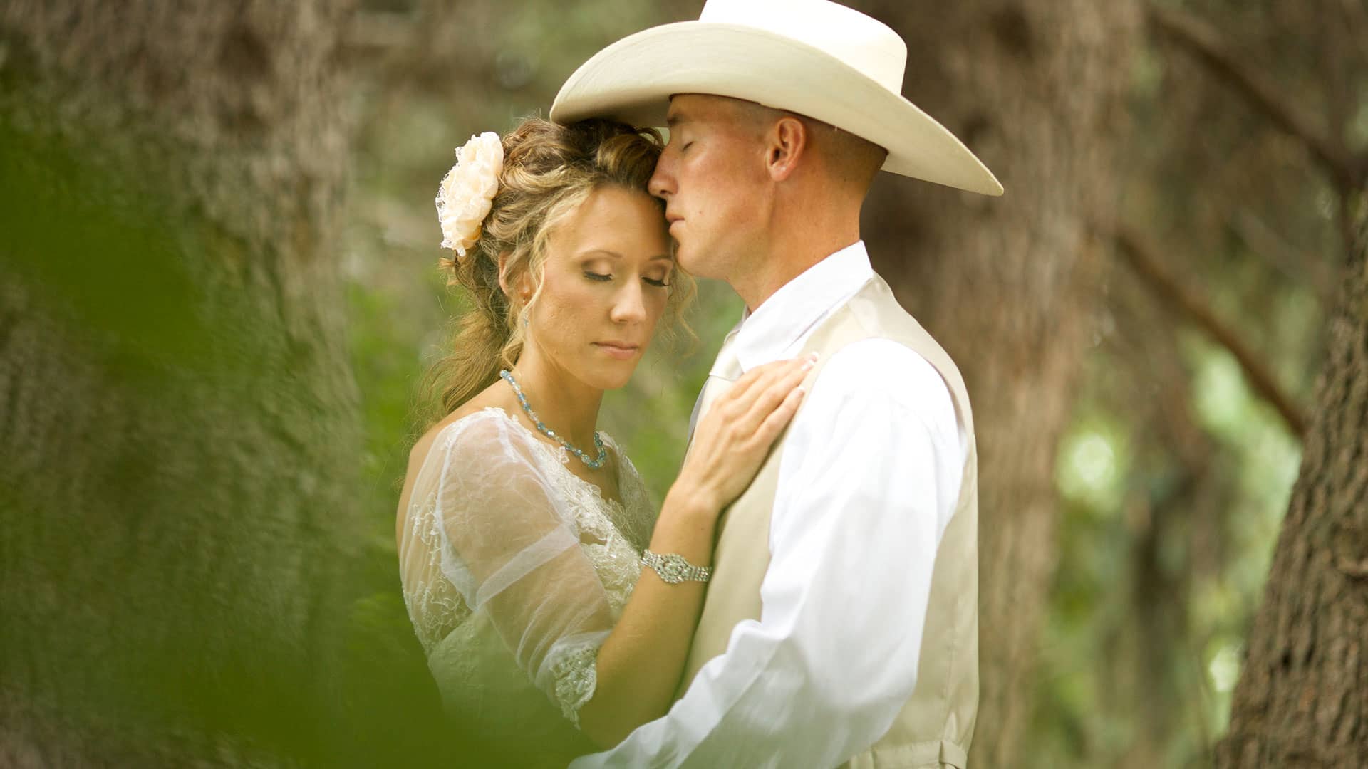 Otis Orchards Wedding Film: Tiffany + Devyn on Vimeo