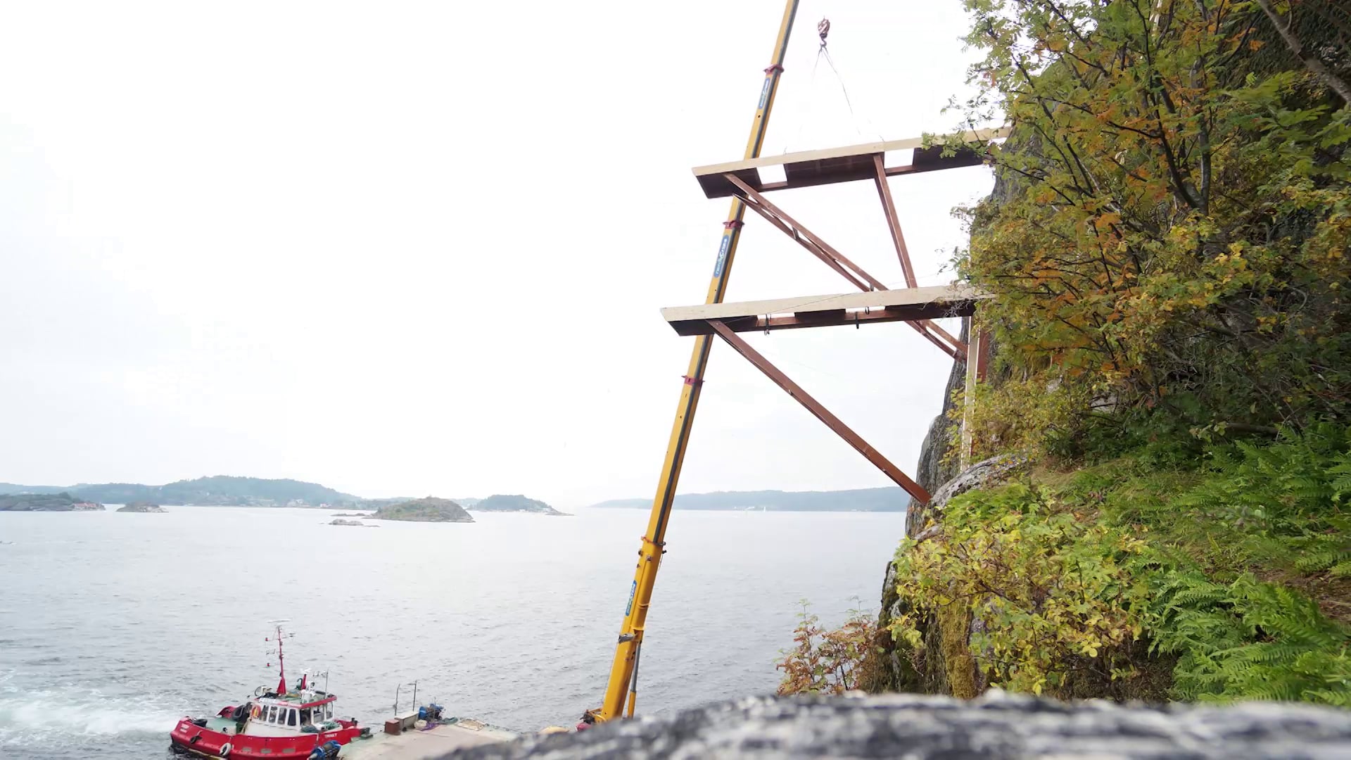 Red Bull Cliff Diving Ramp Setup on Vimeo