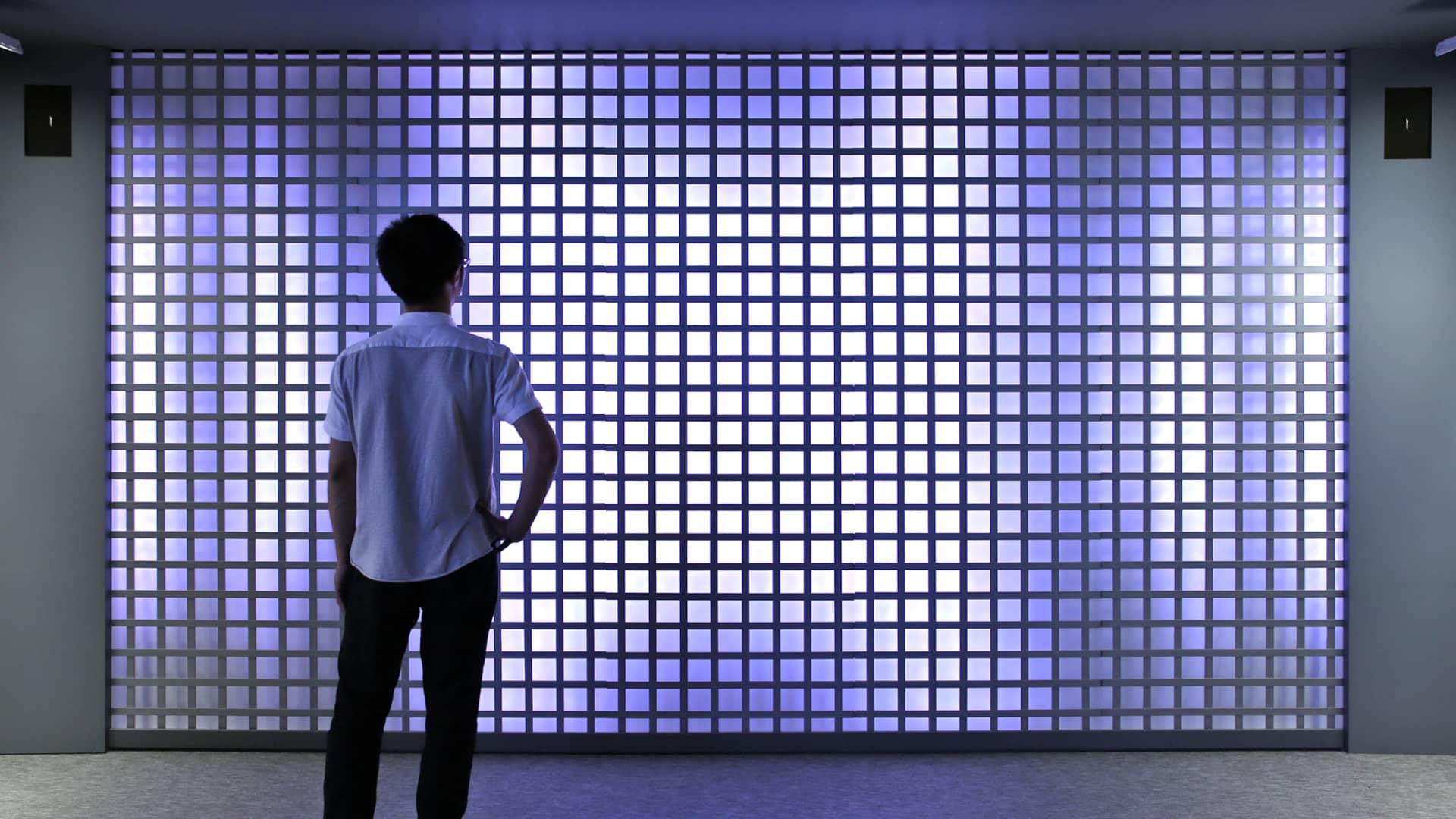 Color Kinetics Interactive LED Facade on Vimeo