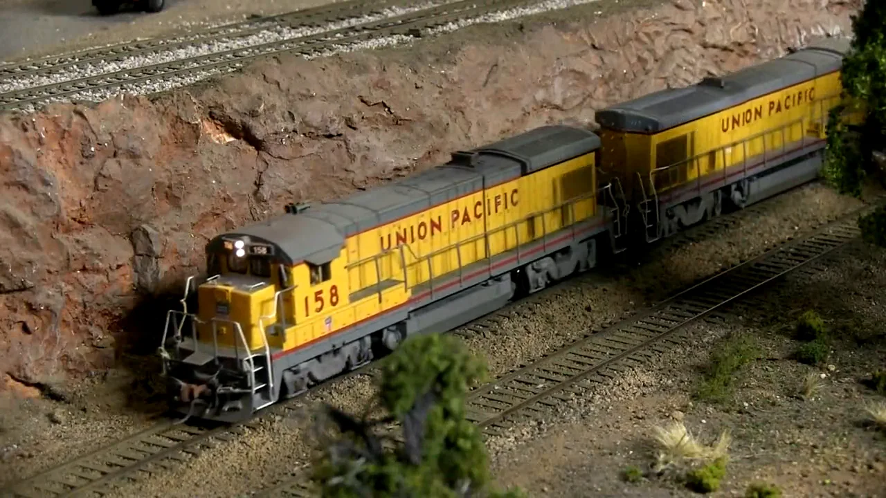 HO Scale Weathering & Detailing DVD Sample Trailer on Vimeo