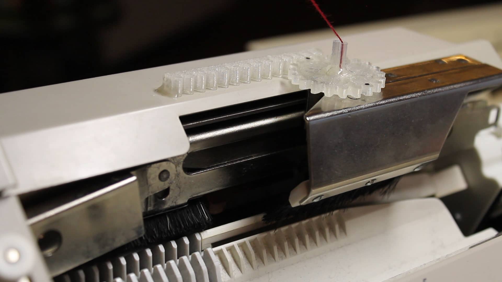 Passap Pfaff knitting machine - plating device on Vimeo