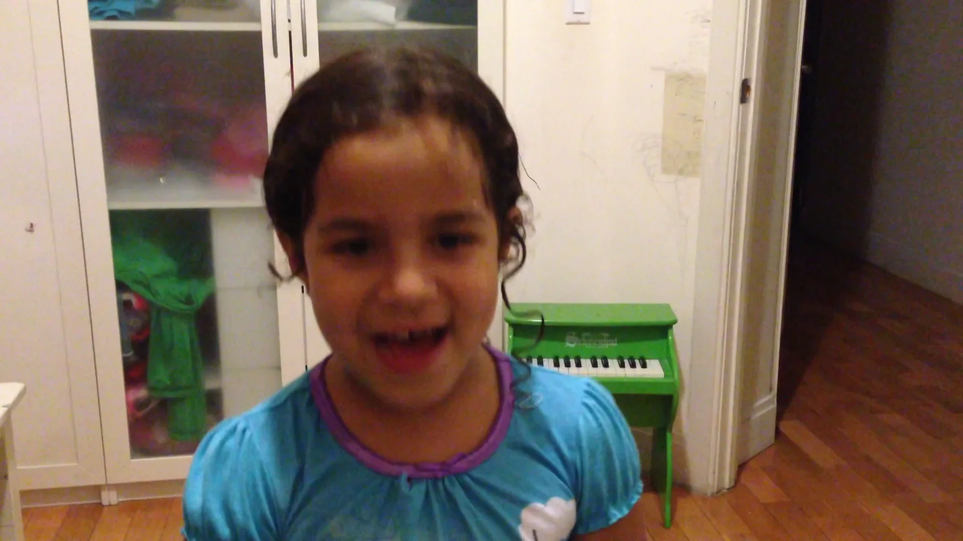 Mika singing on Vimeo