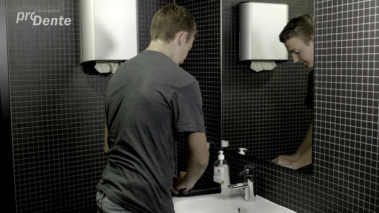 Pimp my teeth on Vimeo