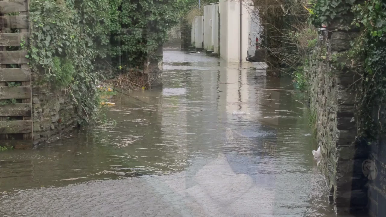 Gloster Row Cardigan Flood 2014 on Vimeo