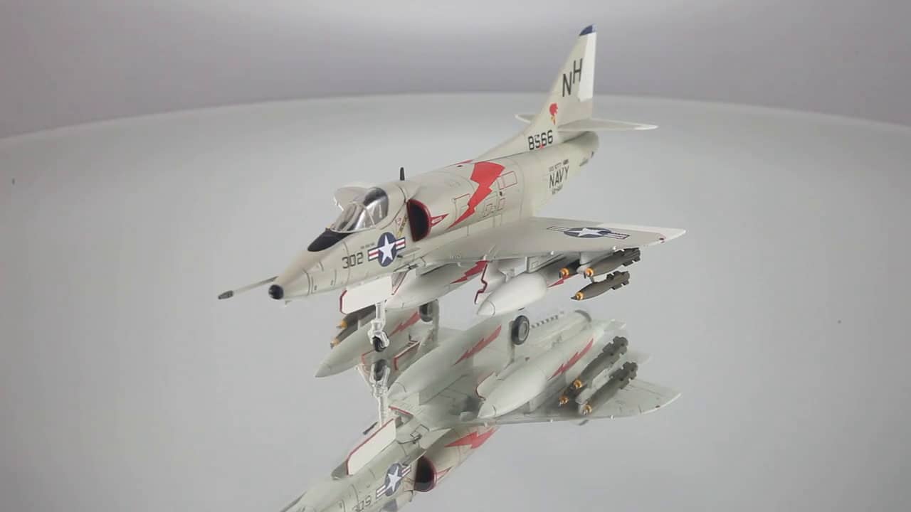 HA1423 A-4C Skyhawk, USN VA-144 Roadrunners, NH302, USS Kitty Hawk ...