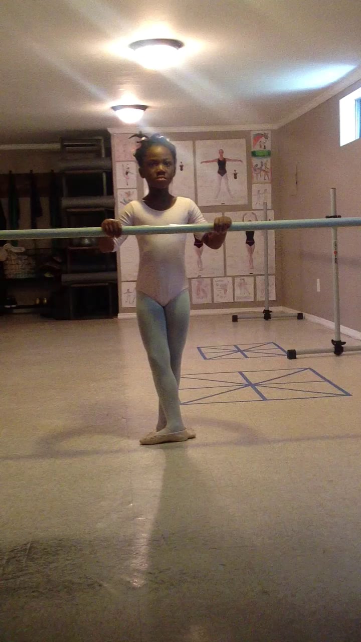 Beginner- Saute, Echappe releve, changement on Vimeo