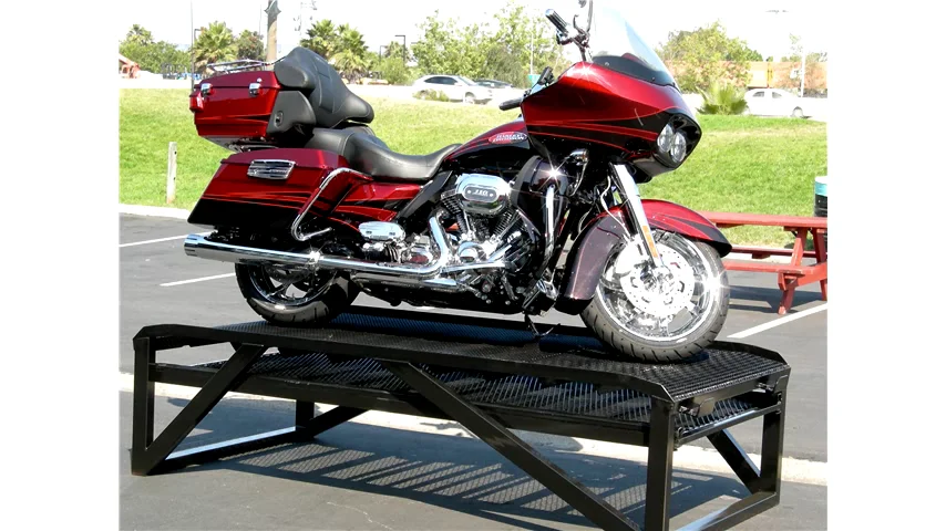 Car ramp displays 800-258-9010 car display platform on Vimeo