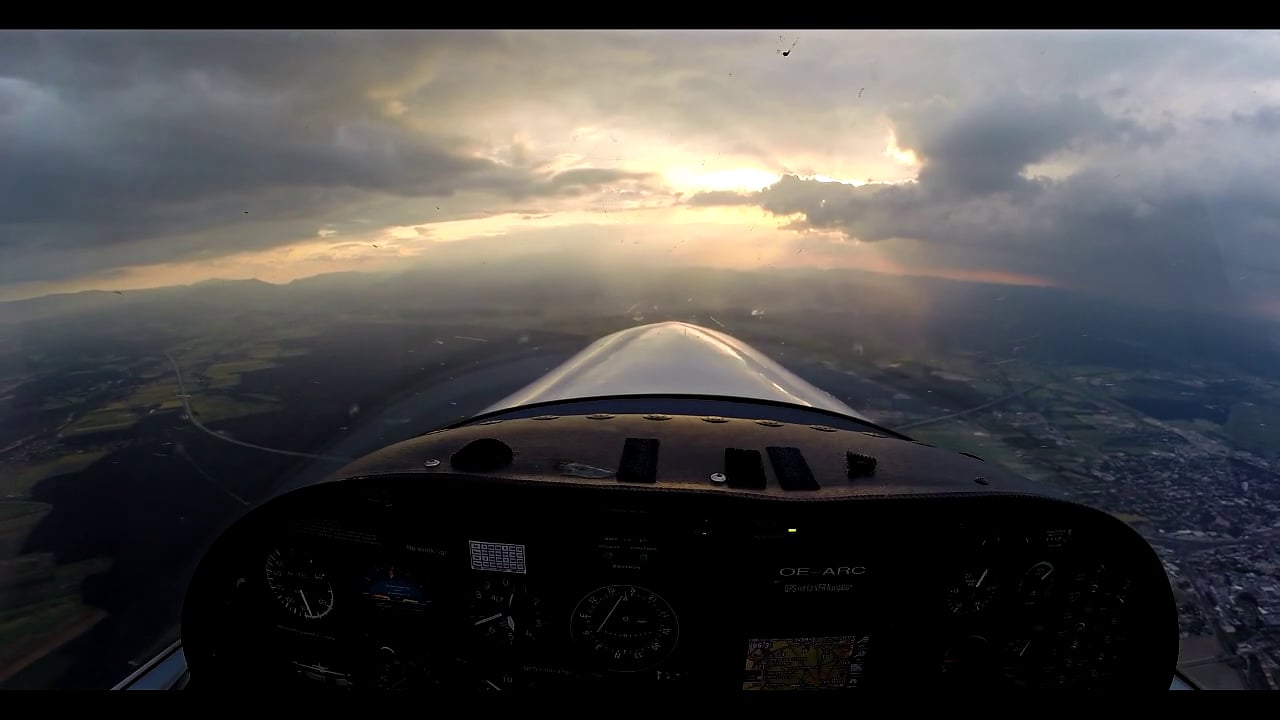 Pilot´s View - Sunset Flying on Vimeo