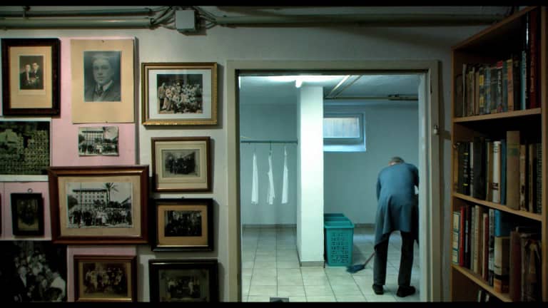 IM KELLER von Ulrich Seidl - Ausschnitt 4 on Vimeo