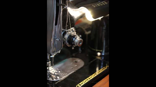 How to Easily Change a Light Bulb on a Singer Featherweight on Vimeo