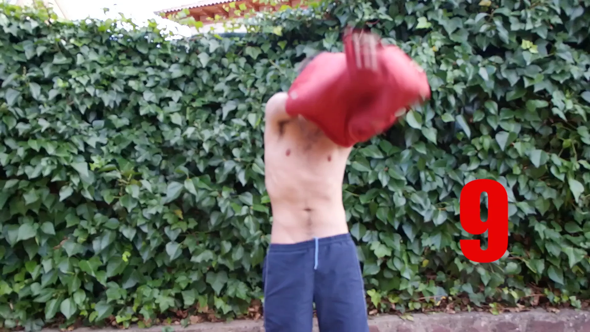 ¿Cómo quitarse 10 camisetas en 16 segundos? on Vimeo