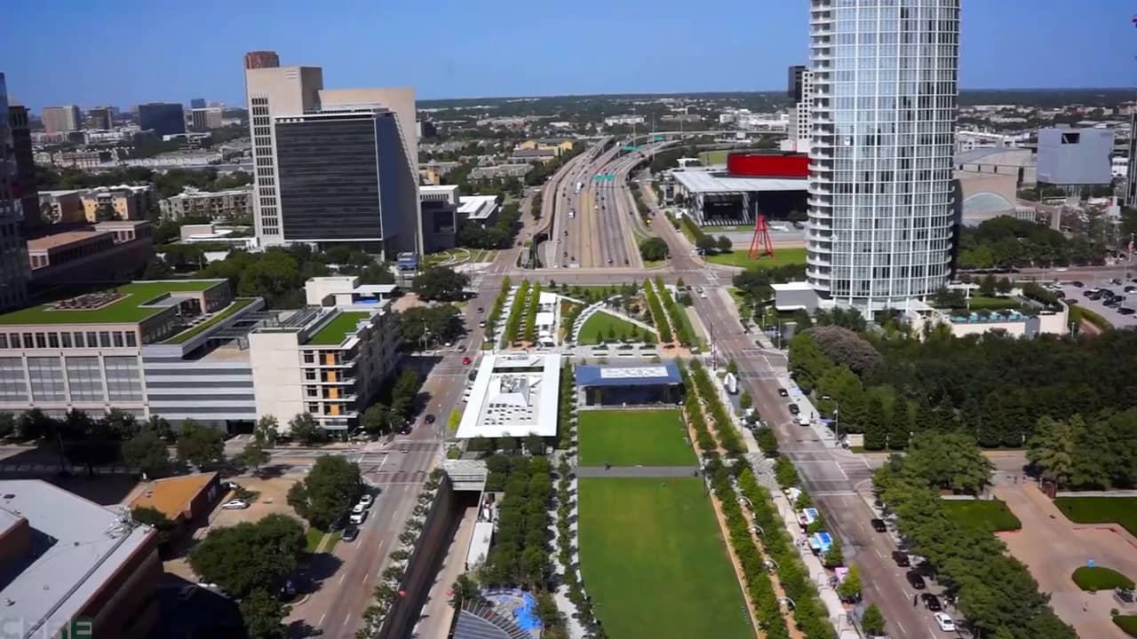 Klyde Warren Park: From Freeway to Greenway on Vimeo
