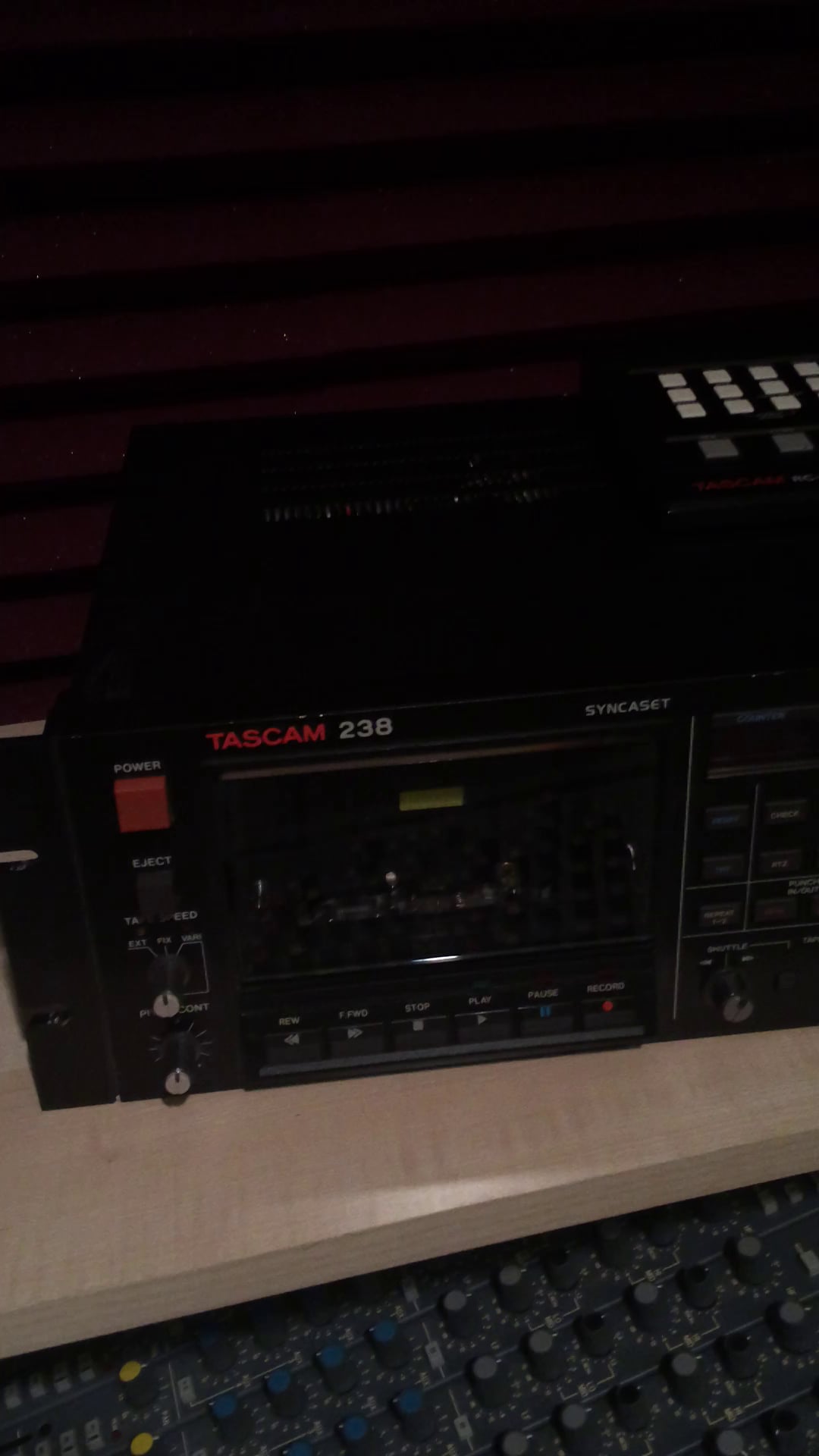 Tascam 238 capstan motor on Vimeo