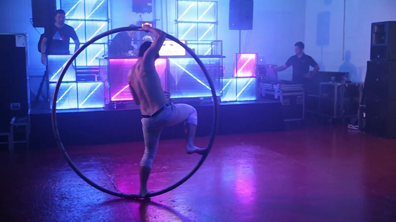 hoop guy on Vimeo