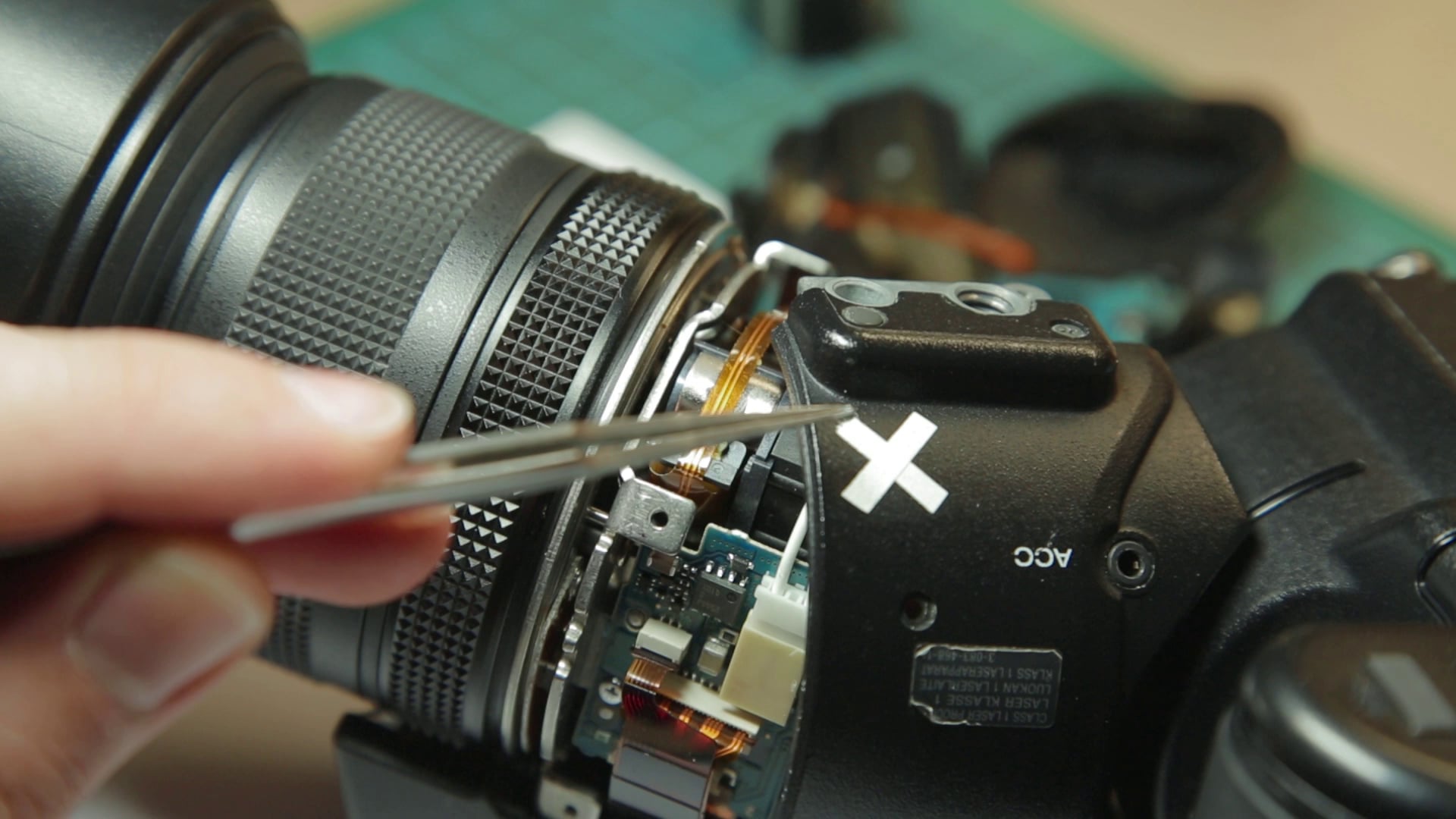 Sony Cybershot F828 Magnet Infrared Hack in 2 seconds! on Vimeo