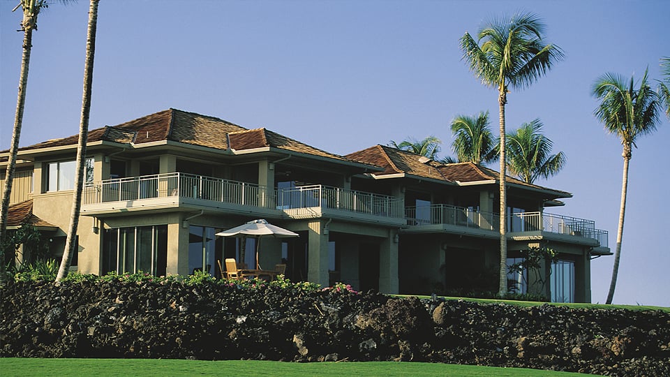 Hualalai Resort Golf Villa Tour with Rob Kildow on Vimeo