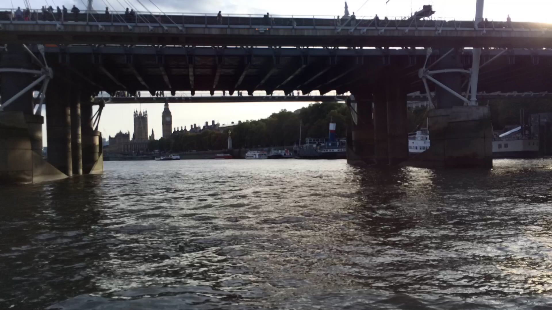 Heading upstream on the Thames River from the Millennium Bridge to ...