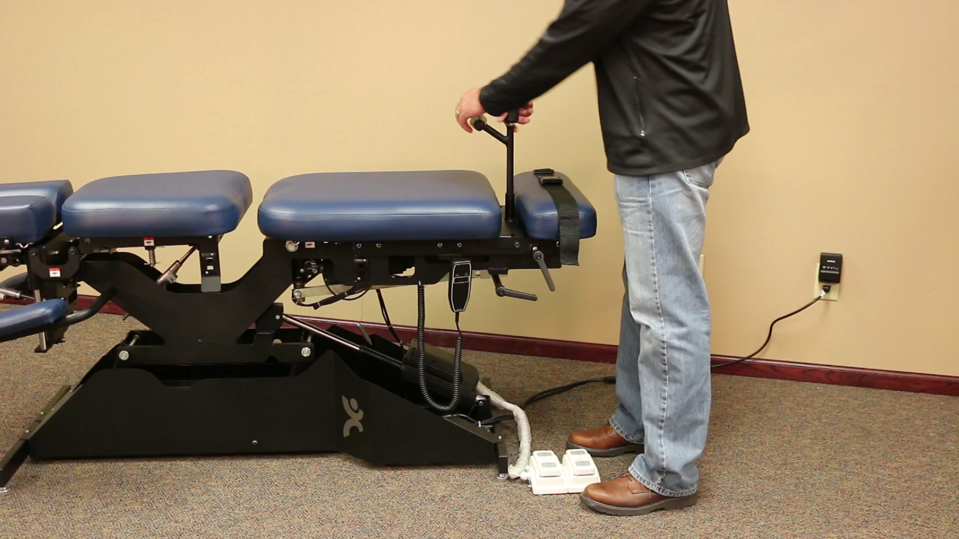 Tradeflex Manual Flexion Table