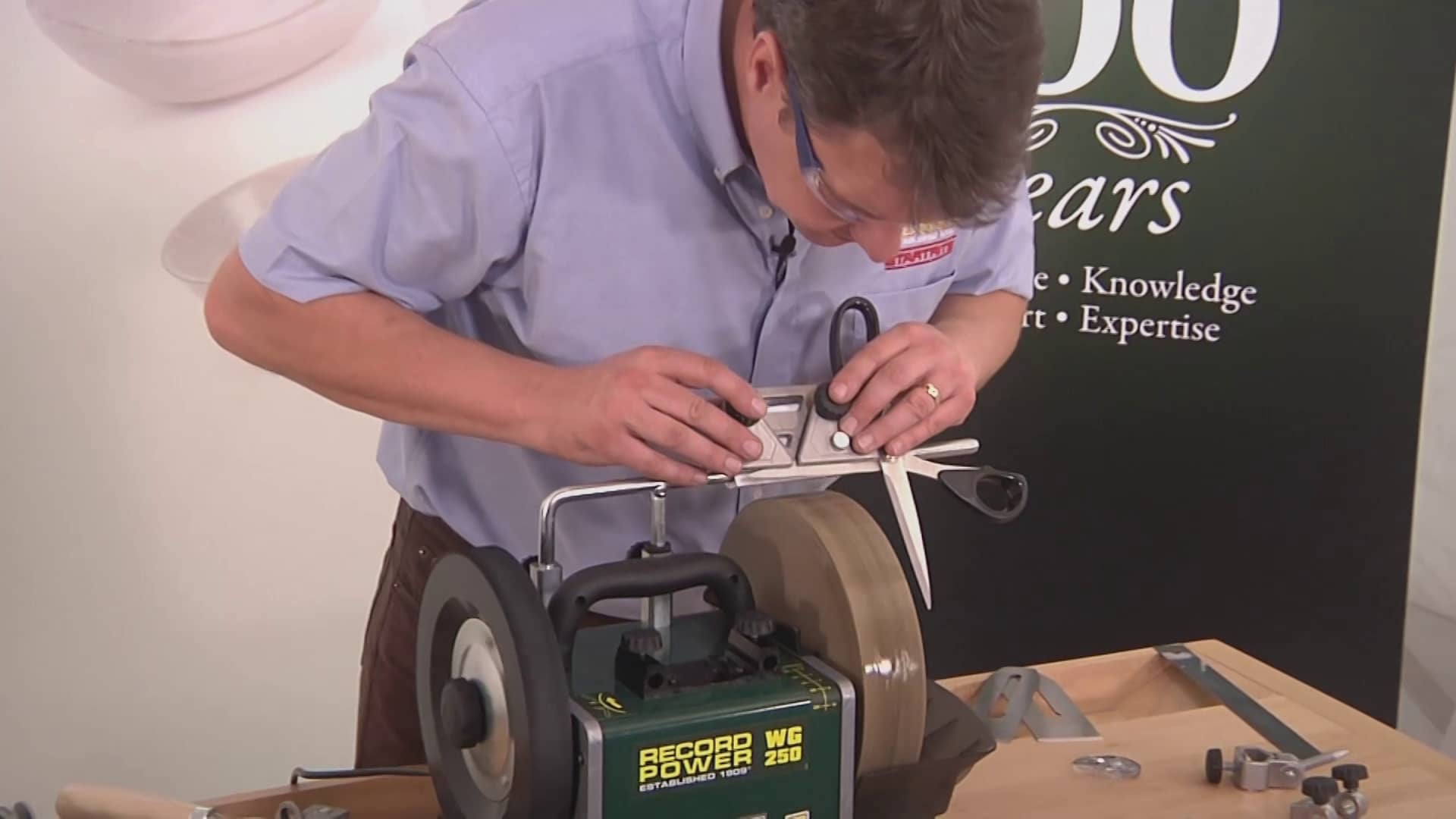 15. Record Power WG250 - Sharpening Scissors on Vimeo