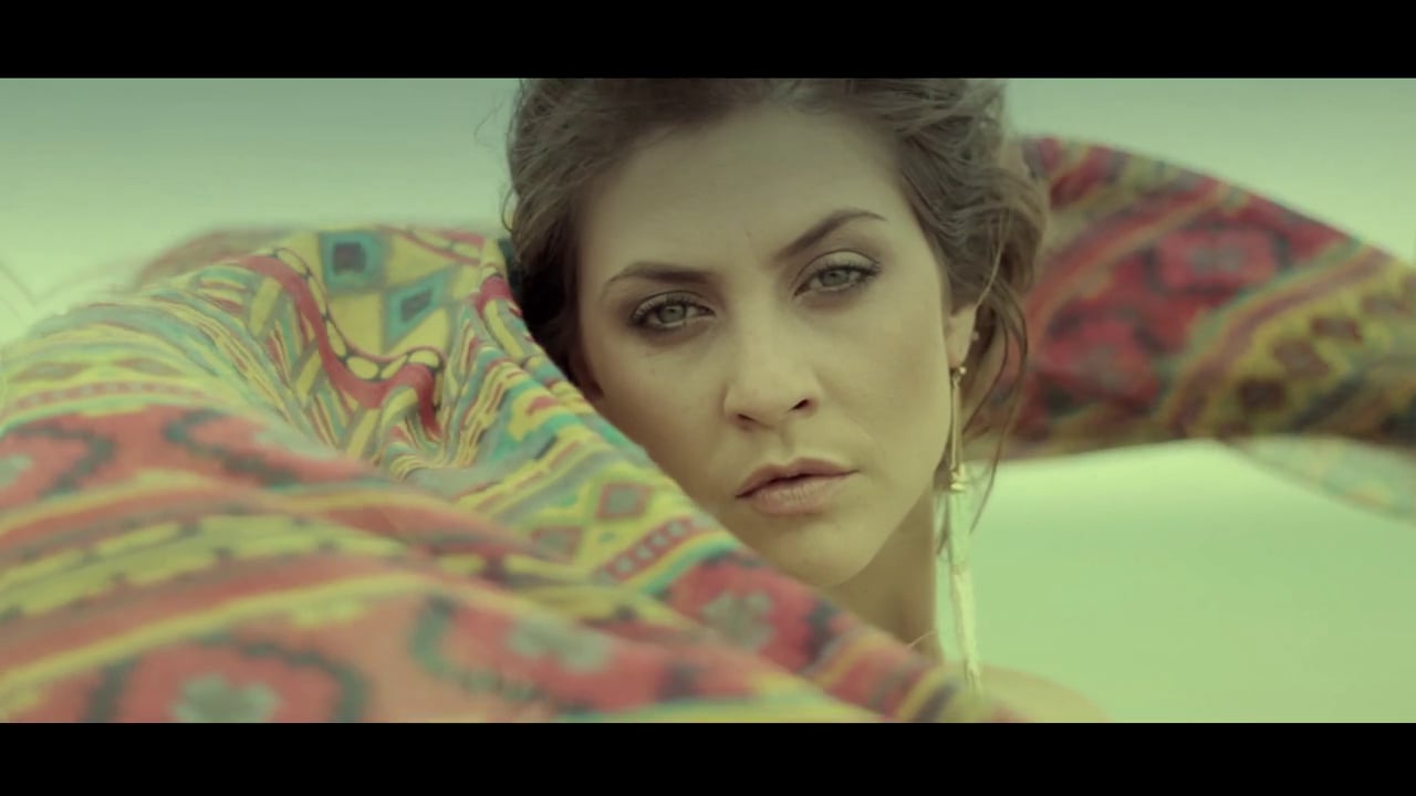 Fashion Film | Kadffor Summer 2015 com a atriz Chris Ubach on Vimeo