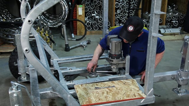 SMI Snowmakers Machine Maintenance on Vimeo