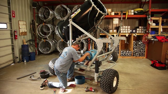 SMI Snowmakers Machine Maintenance on Vimeo