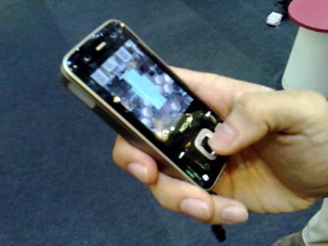 Ngage Games on Nokia N81 on Vimeo