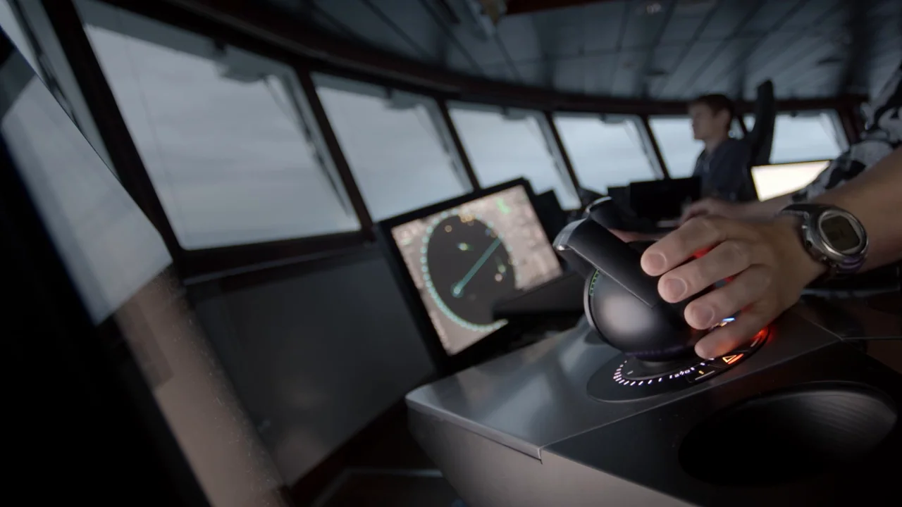 Rolls-Royce Unified Bridge onboard Stril Luna on Vimeo