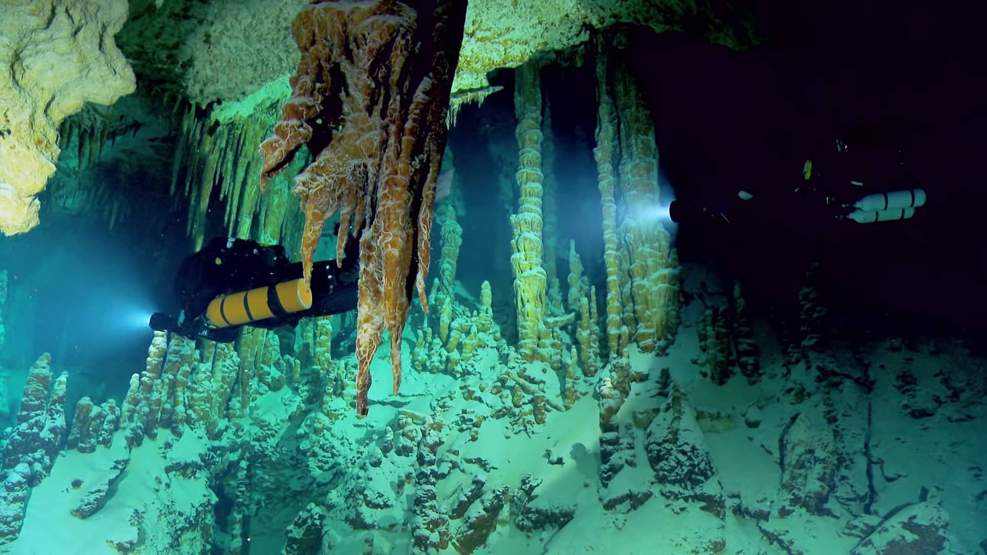 Cave Diving in Belize on Vimeo