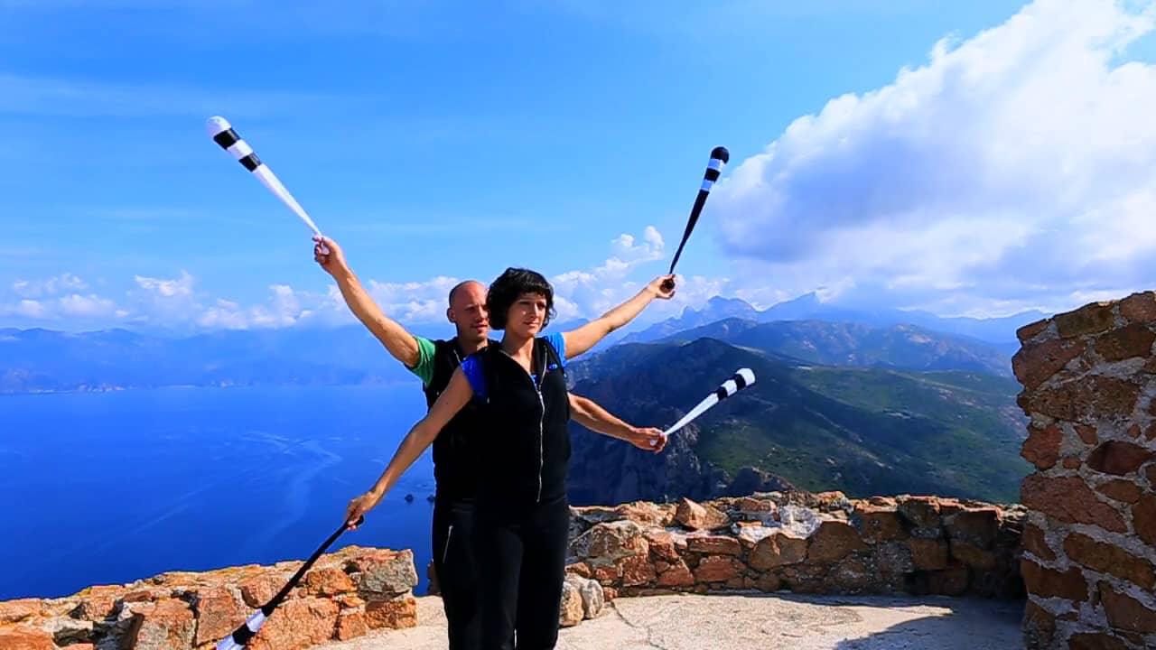 LOOOOP Poi played by LOOOOP on Vimeo