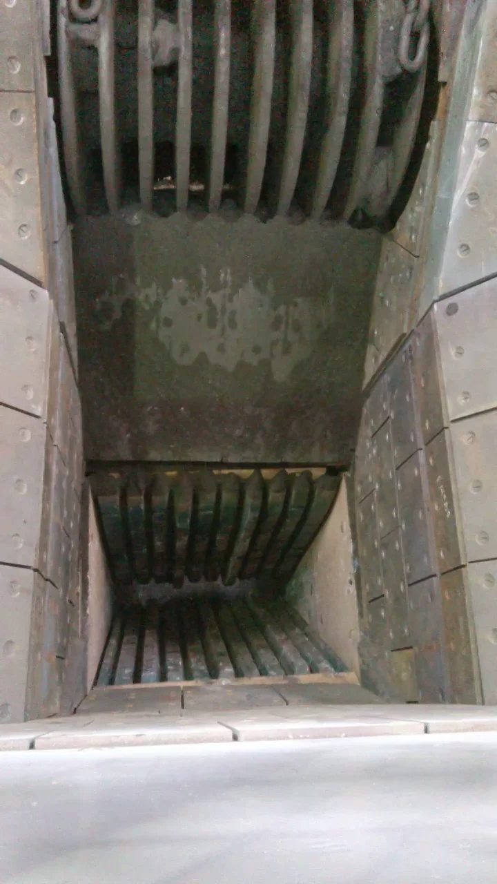 Video 03 - Britador Metso c140 - Mina de Água Limpa on Vimeo
